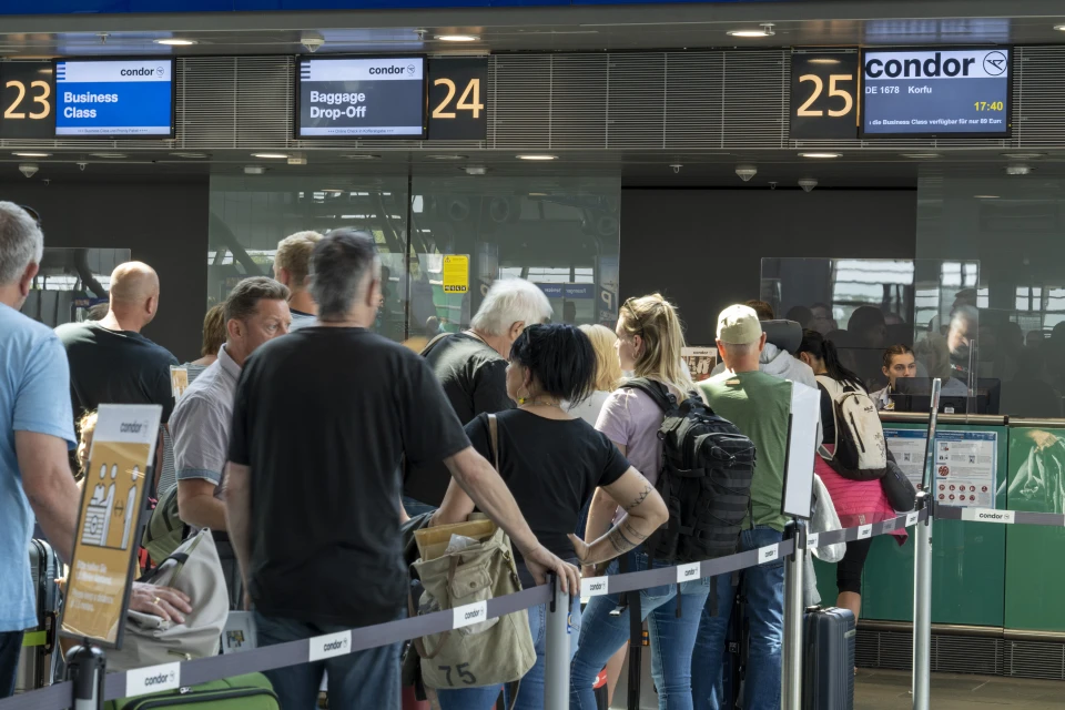 Check-in | Mitteldeutsche Flughafen AG