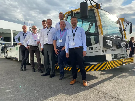 PortGround Acquires First Electric Aircraft Tractor from...